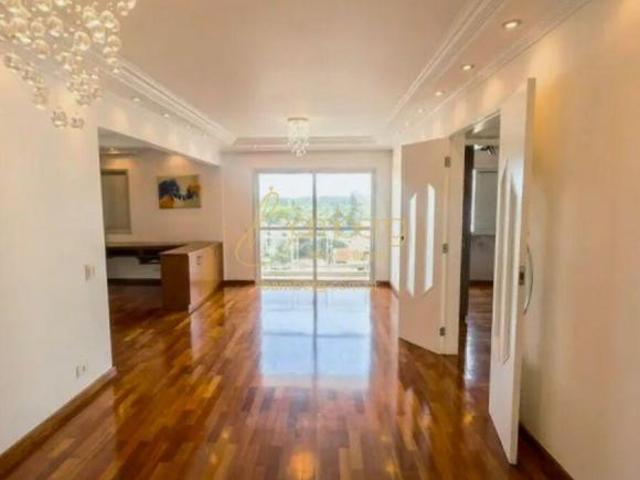 Apartamento com varanda na Chácara Santo Antônio
