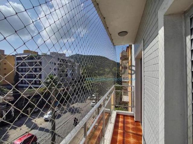 Apartamento com varanda na Praia da Enseada, Guaruja