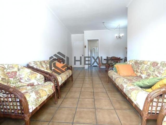 Apartamento com varanda na Praia da Enseada, Guaruja