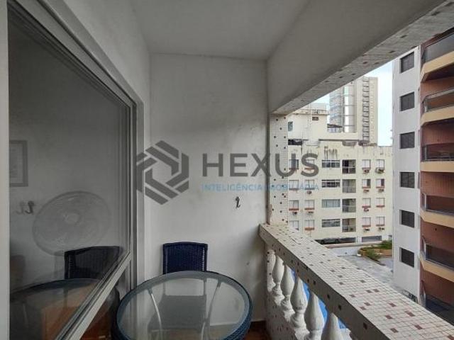 Apartamento com varanda na Praia da Enseada, Guaruja
