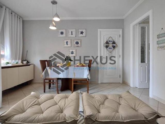 Apartamento com varanda na Praia da Enseada, Guaruja