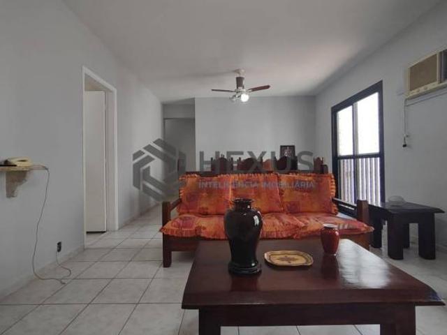 Apartamento com varanda na Praia da Enseada, Guarujá
