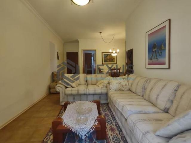 Apartamento com varanda na Praia da Enseada, Guaruja