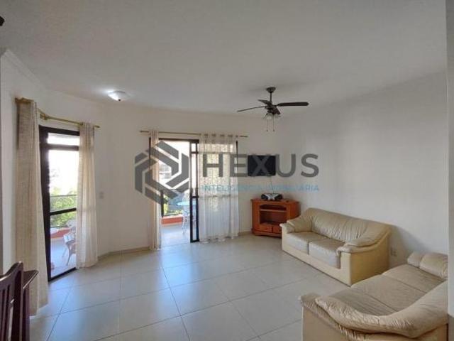 Apartamento com varanda na Praia da Enseada, Guaruja
