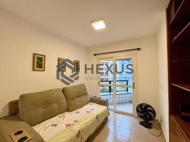 Apartamento com varanda na Praia da Enseada, Guaruja