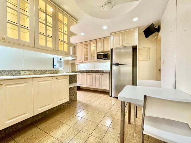 Apartamento com varanda para locação em Ipanema