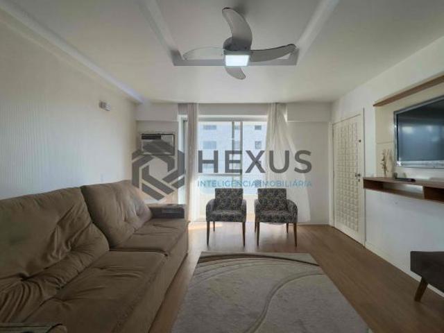 Apartamento com varanda, reformado, duas quadras da Praia das Pitangueiras, Guar