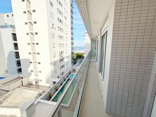 Apartamento com vista 3 quartos Caiobá vaga Dupla de garagem