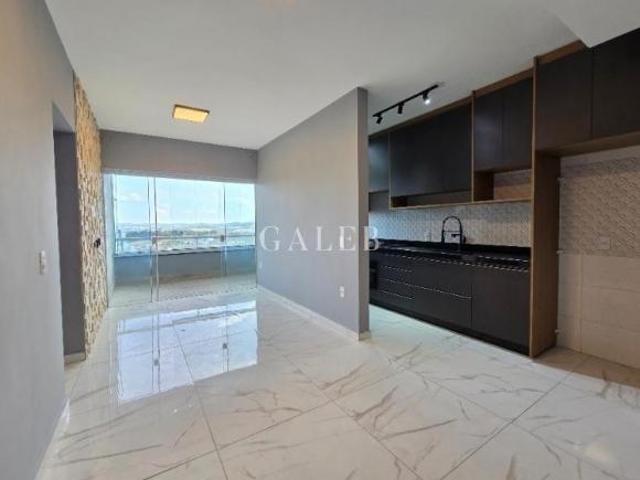 APARTAMENTO COM VISTA, 2 QUARTOS, VARANDA COM CHURRASQUEIRA, PRÓXIMO DE COMÉRCIOS