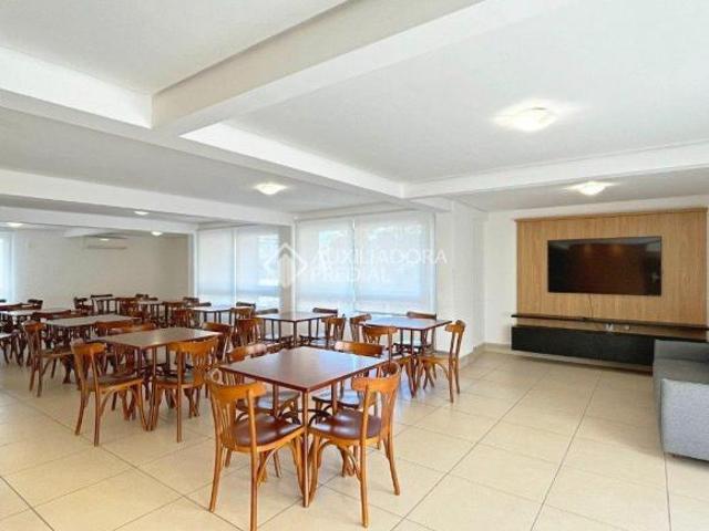 APARTAMENTO COM VISTA ABERTA, COM MÓVEIS FIXOS!