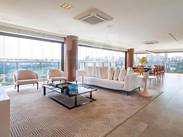 Apartamento com vista aberta entre Alto de Pinheiros e Pinheiros