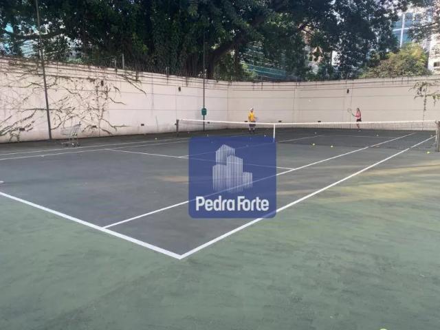 Apartamento com vista eterna para o quarteirão tombado