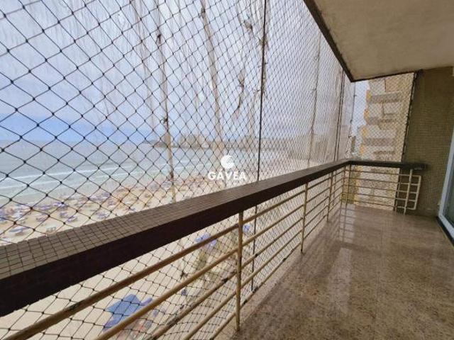 Apartamento com vista frontal para o mar com 3 quartos em Guarujá
