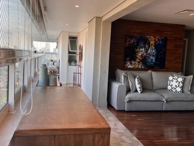 Apartamento com vista incrível à venda 130 m2 andar alto, 3 dorms 1 suite, 3 vagas e deposito