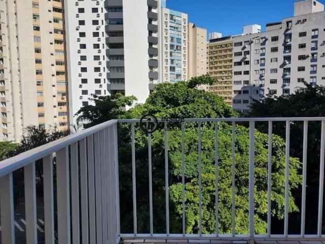 Apartamento com vista mar na Pitangueiras