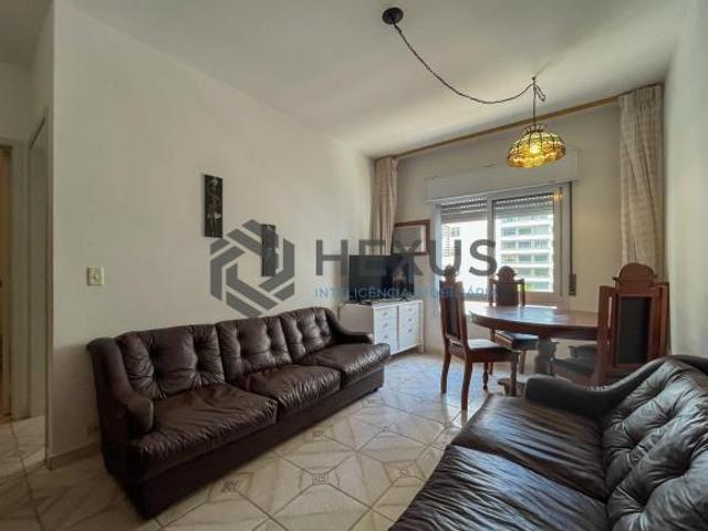 Apartamento com vista mar na quadra mar da Praia das Pitangueiras, Guaruja