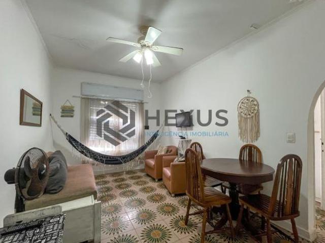 Apartamento com vista mar na quadra mar da Praia das Pitangueiras, Guaruja