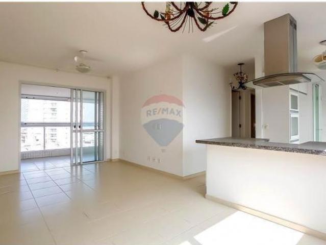 Apartamento com vista mar à venda na Enseada Guarujá