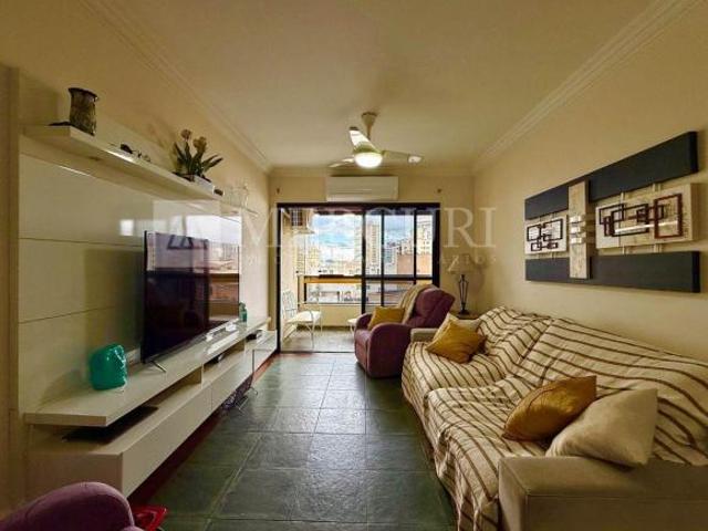 Apartamento com Vista Mar à venda na Praia da Enseada em Guarujá