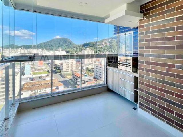 Apartamento com Vista Mar à venda na Praia da Enseada em Guarujá