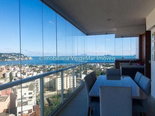Apartamento com vista mar à venda na praia da Enseada em Guarujá