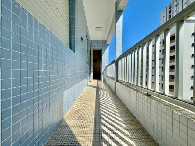 Apartamento com vista mar à venda, Pitangueiras, Guarujá, SP