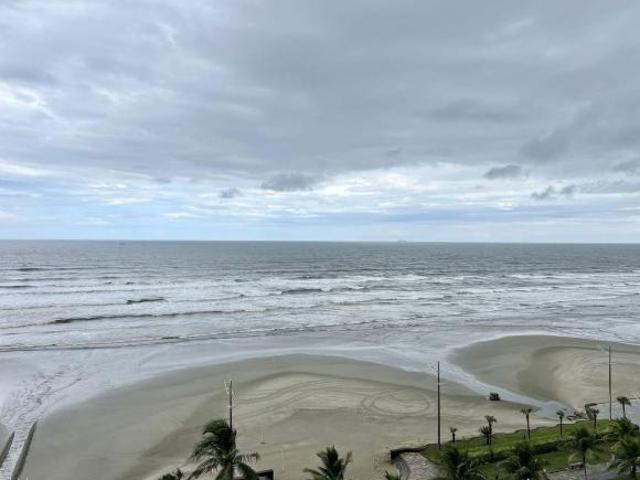 Apartamento com Vista Mar, 2 Vagas e Sacada Gourmet