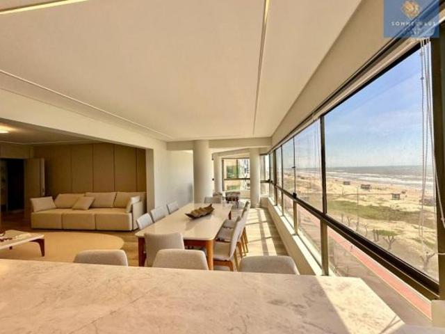Apartamento com vista panorâmica para o mar