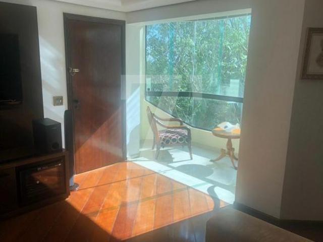 Apartamento com vista para verde localizado no bairro Butantã