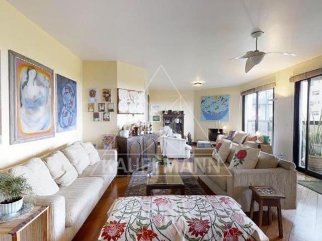 Apartamento com vista para copa das arvores
