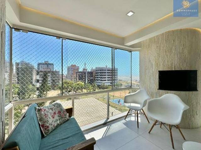 Apartamento com vista para o mar e frente praça em Capão da Canoa