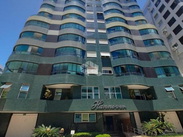 Apartamento com Vista para o Mar em Ampla Avenida, com Sacada e Churrasqueira
