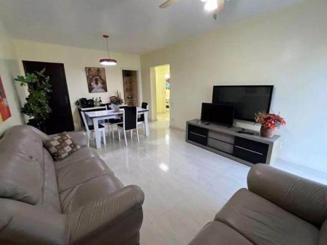 Apartamento com Vista para o Mar na Quadra da Praia em Pitangueiras | Lazer Completo e Excelente Opo