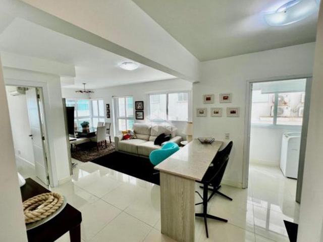 Apartamento com Vista para o Mar no Bairro Navegantes, Com Infraestrutura Completa