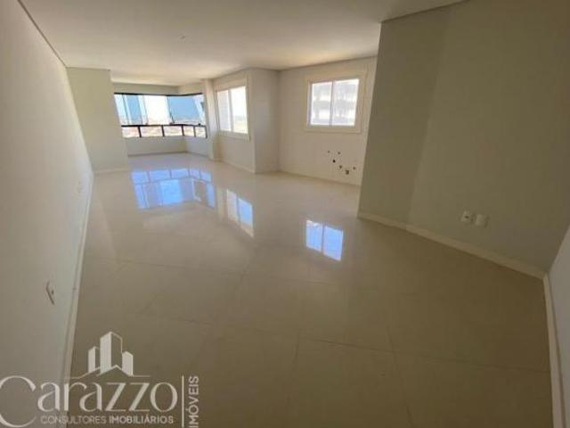 APARTAMENTO COM VISTA PARA O MAR NO CENTRO DE TRAMANDAÍ