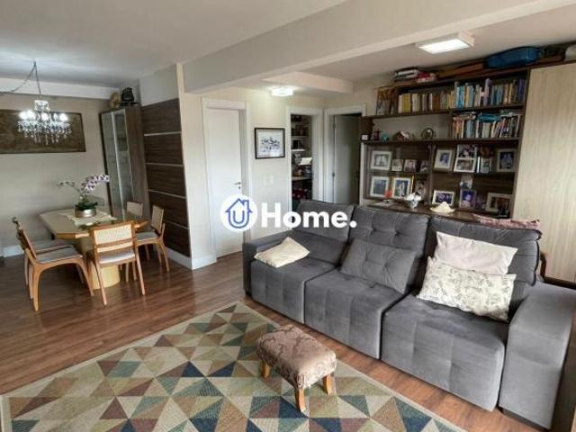 Apartamento com vista para o Guaíba e sacada ampla no Rossi Fiateci