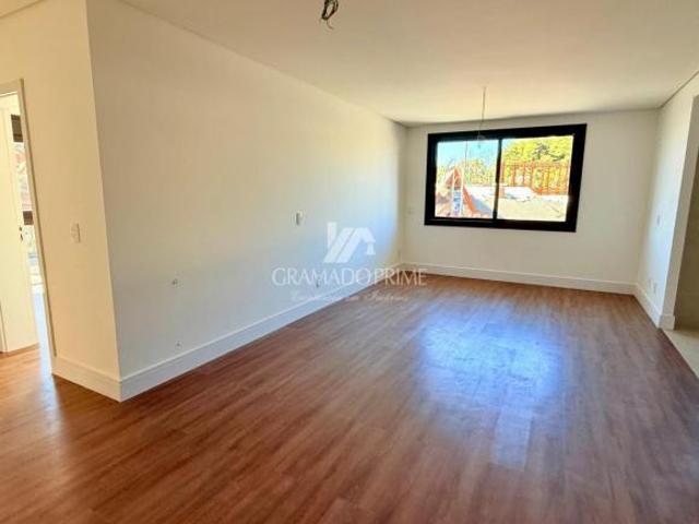 APARTAMENTO COM VISTA PARA O HARD ROCK E RUA TORTA