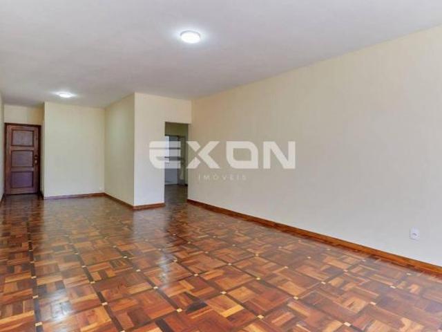 Apartamento com Vista Privilegiada e Conforto no Coração da Cidade!