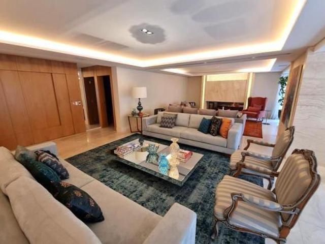 Apartamento com Vista Privilegiada e Acabamentos em Carvalho e Mármore Campo Belo