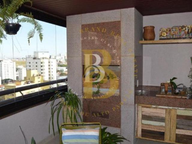 Apartamento com vista privilegiada em Moema