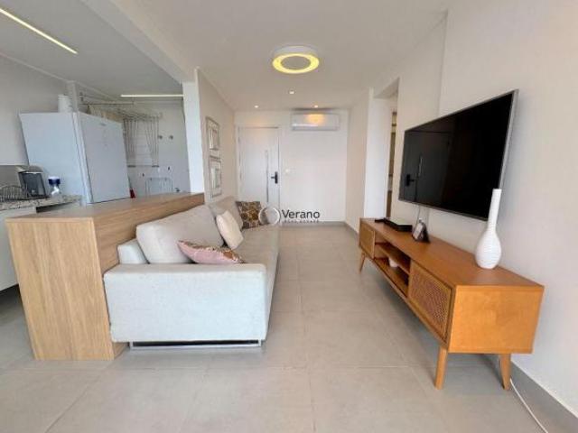 Apartamento com vista total para o mar, 2 quartos, sendo 1 suíte à