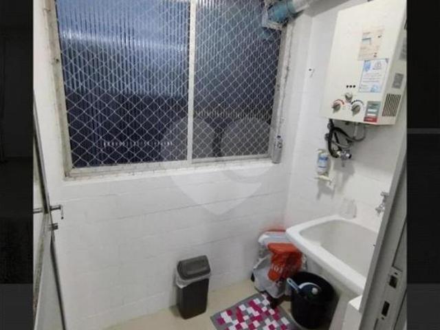 Apartamento Comercial Champagnat Área Útil: 53 m² Área Total: 68 m²