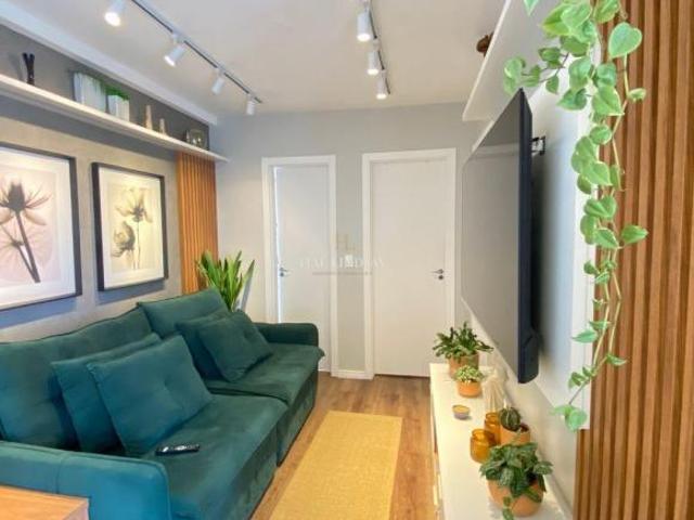 Apartamento COMPLETAMENTE MOBILIADO á venda, 2 dormitórios, 1 vaga de garagem