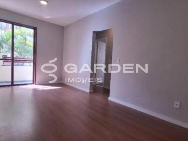 APARTAMENTO COMPLETO | 62m² | VARANDA | PISCINA |