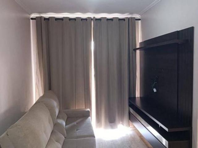 Apartamento Condomínio Champs de Bagatelli, 49m², 2 dormitórios, sala com sacada, cozinha planejada