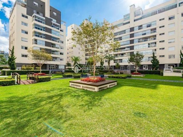 Apartamento Condomínio Clube no Água Verde, 193 metros privativos, 3 suítes e 3 vagas