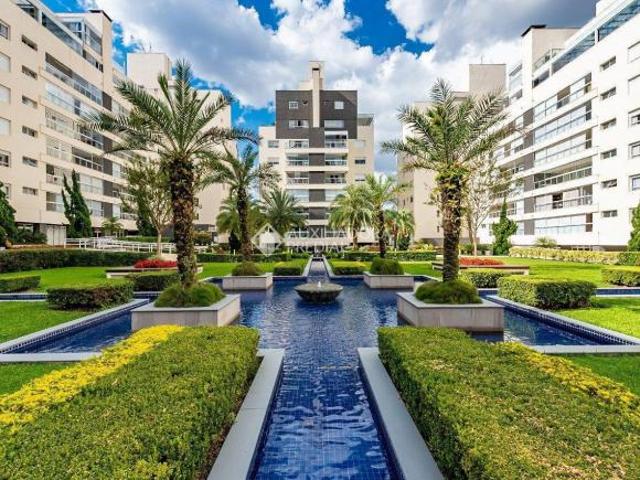 Apartamento Condomínio Clube no Água Verde, 193 metros privativos, 3 suítes e 3 vagas