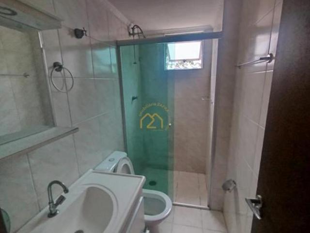 Apartamento condomínio Tiradentes vago