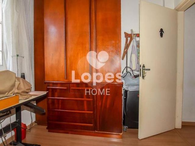 Apartamento confortável com 2 quartos e 1 vaga no valorizado Água Verde, Curitiba