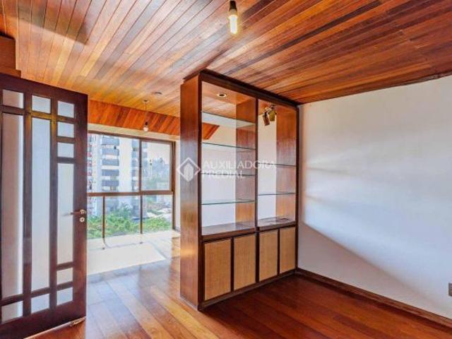 Apartamento cobertura, com vista,3 dormitórios, 3 banheiros, lareira, churrasqueira e vaga